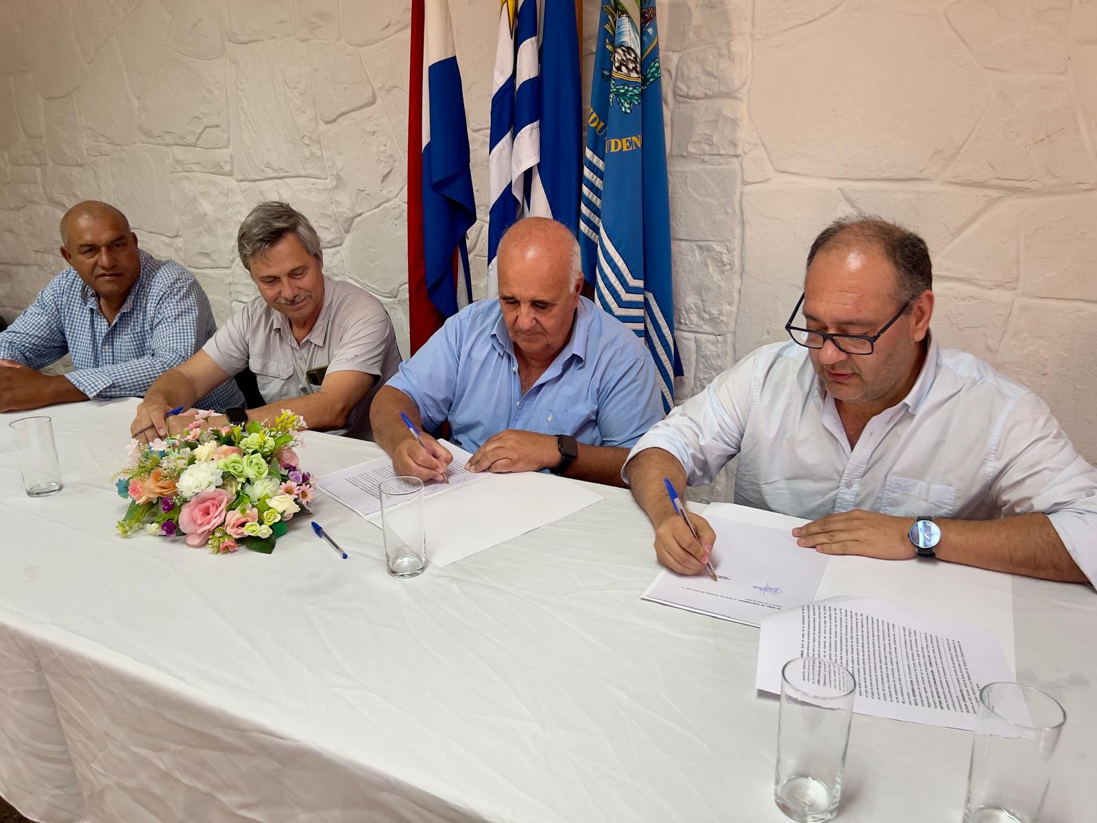 Se firmó comodato para el uso del pozo de agua de Zona 19 en Colonia ...